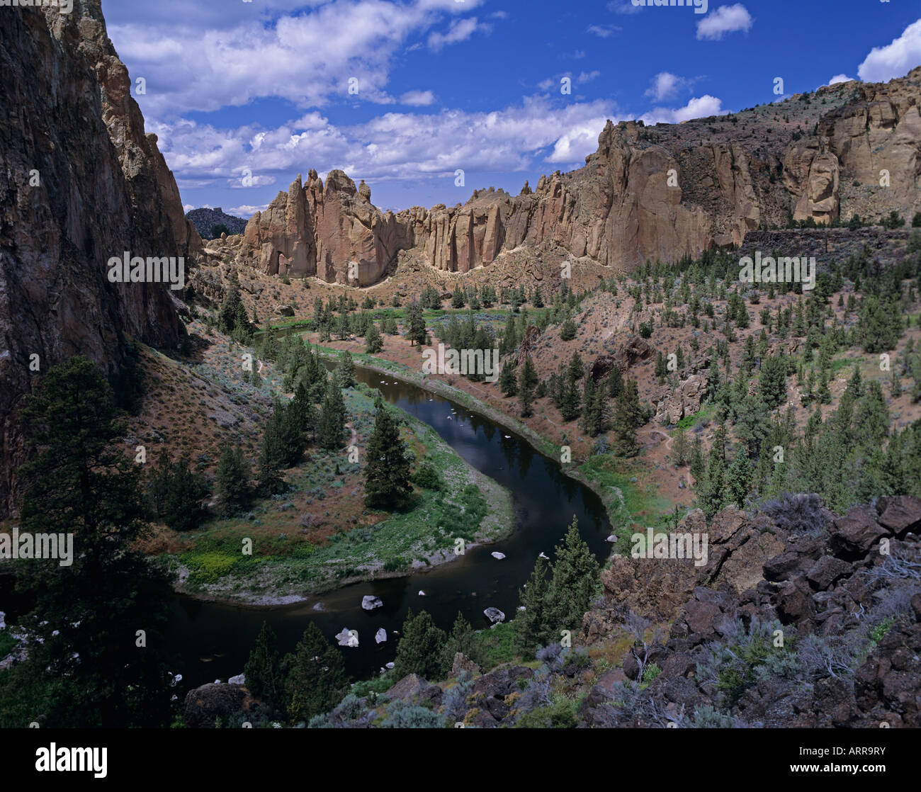 Smith Rock State Park rock formations with Crooked river Canyon Valley ...