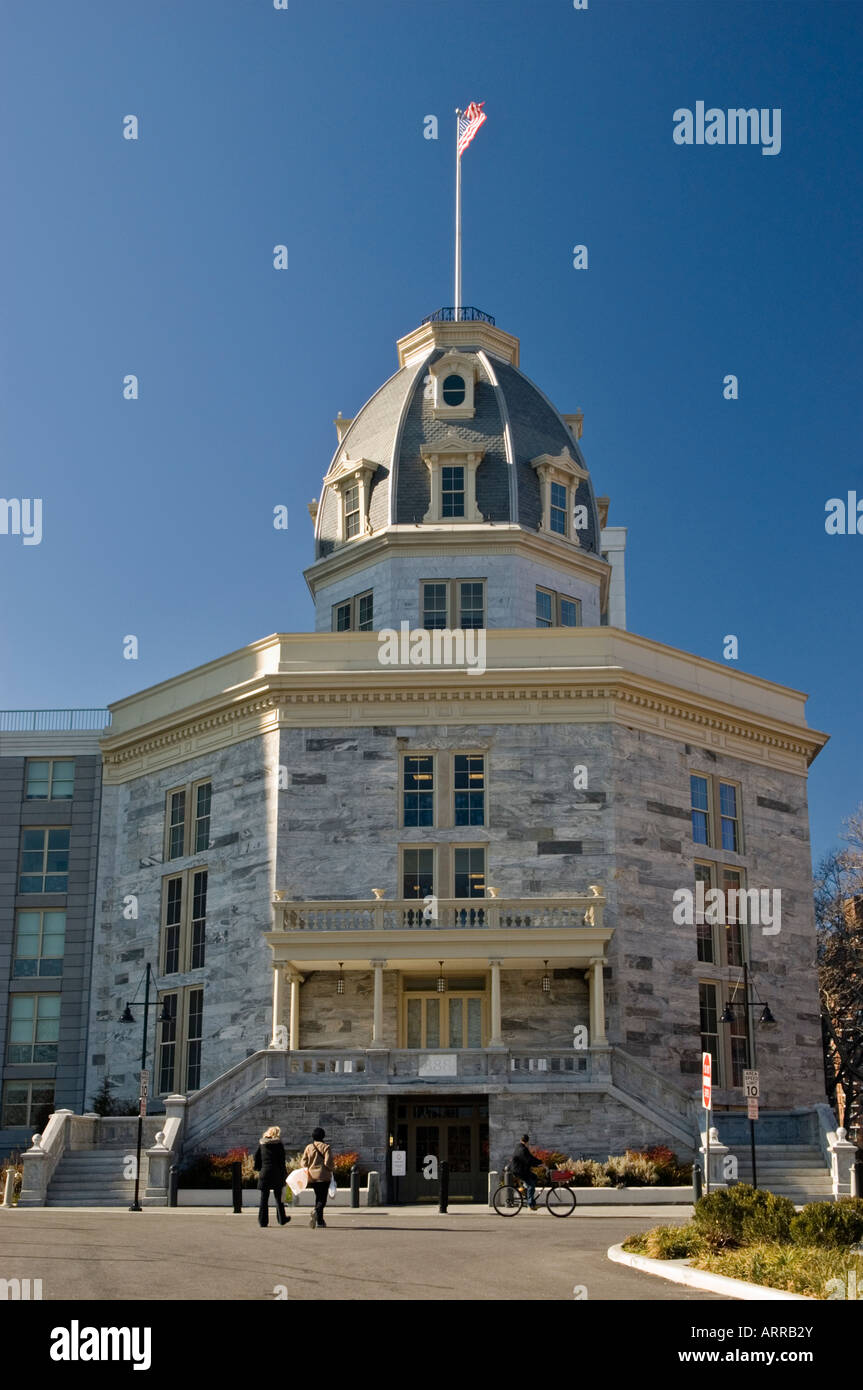 Octagon building hi-res stock photography and images - Alamy