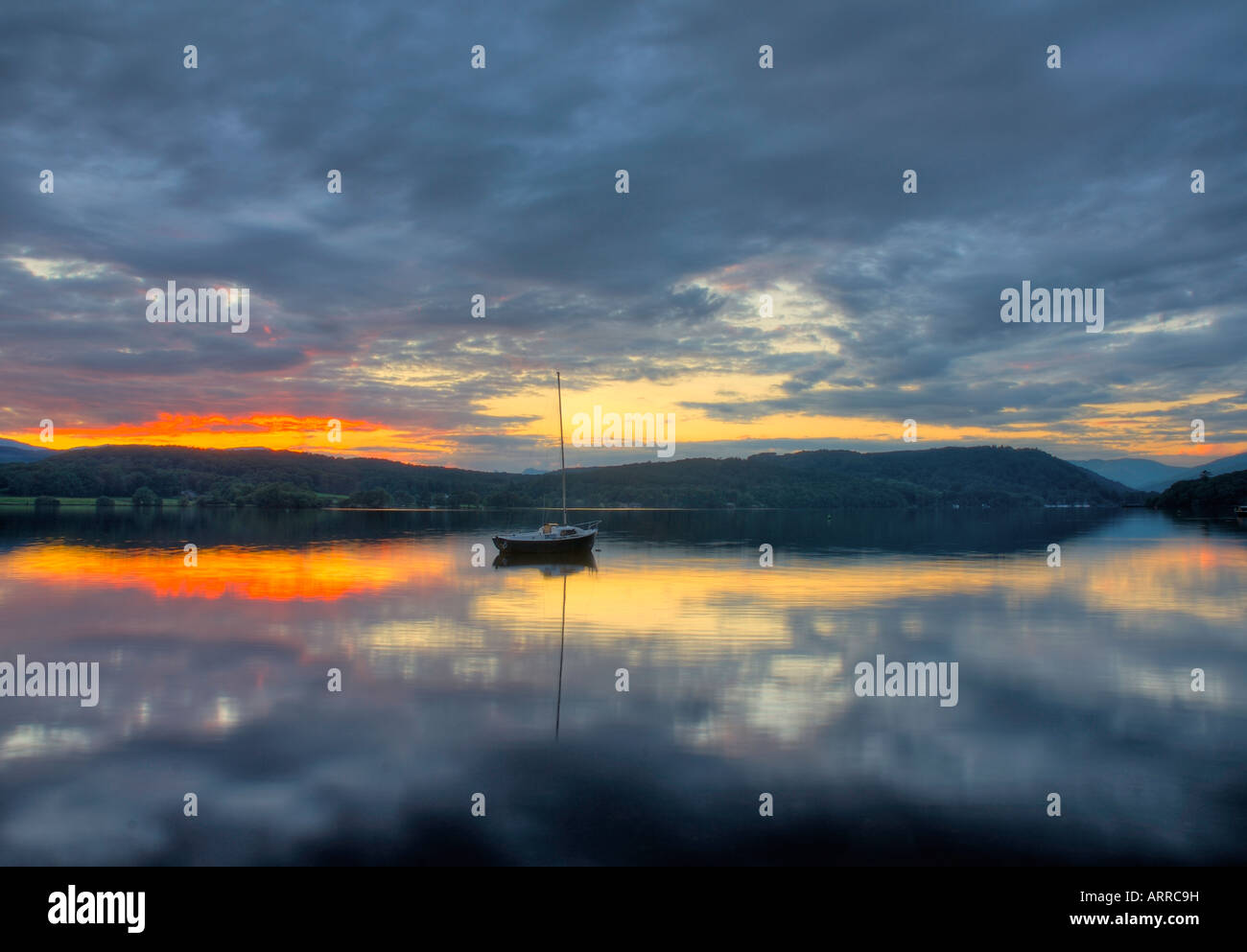 Sunset on Lake Windermere, Lake District National Park, Cumbria, UK ...