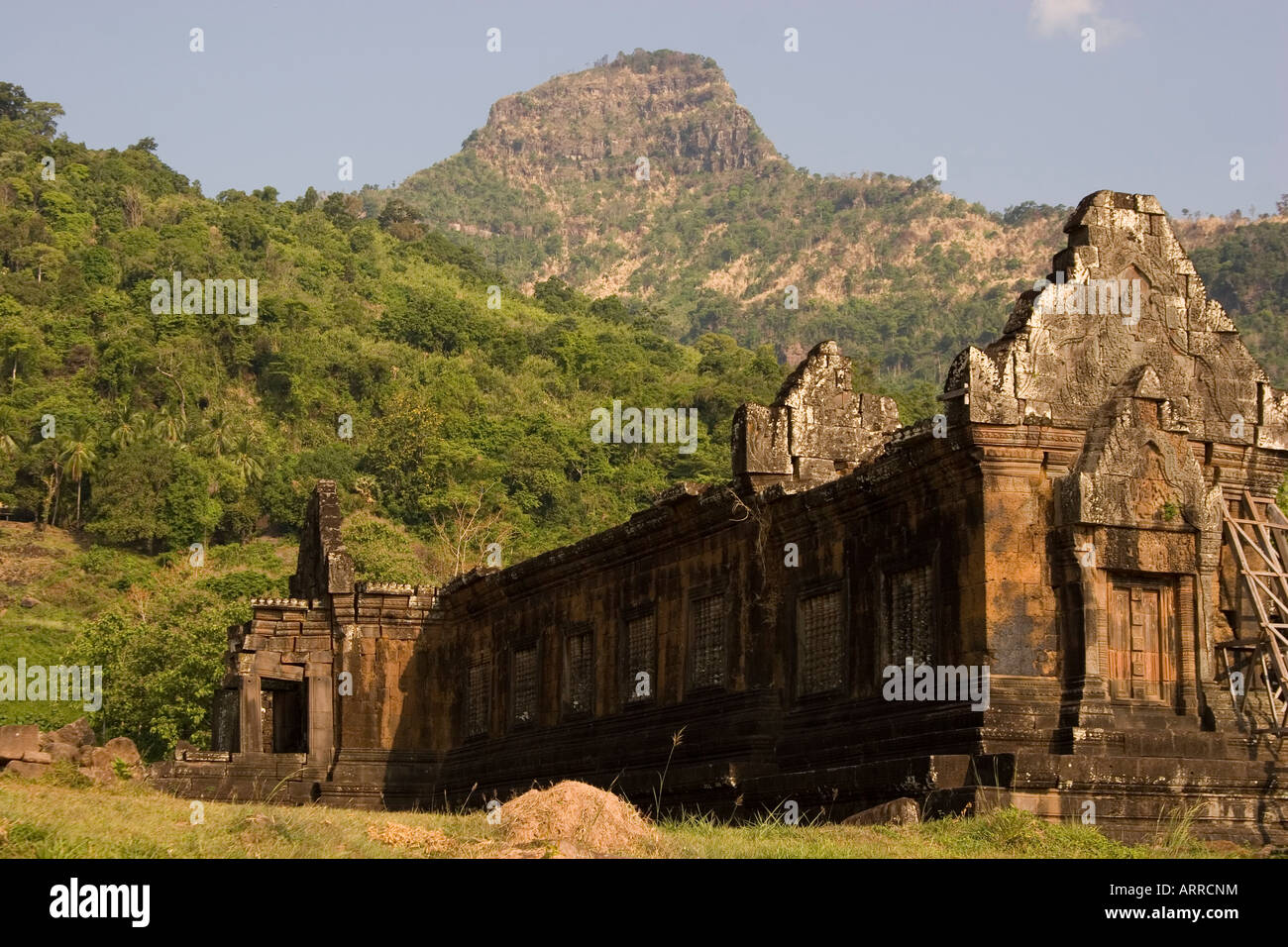 Angkor period temple ruins, Champasak, Laos Stock Photo - Alamy