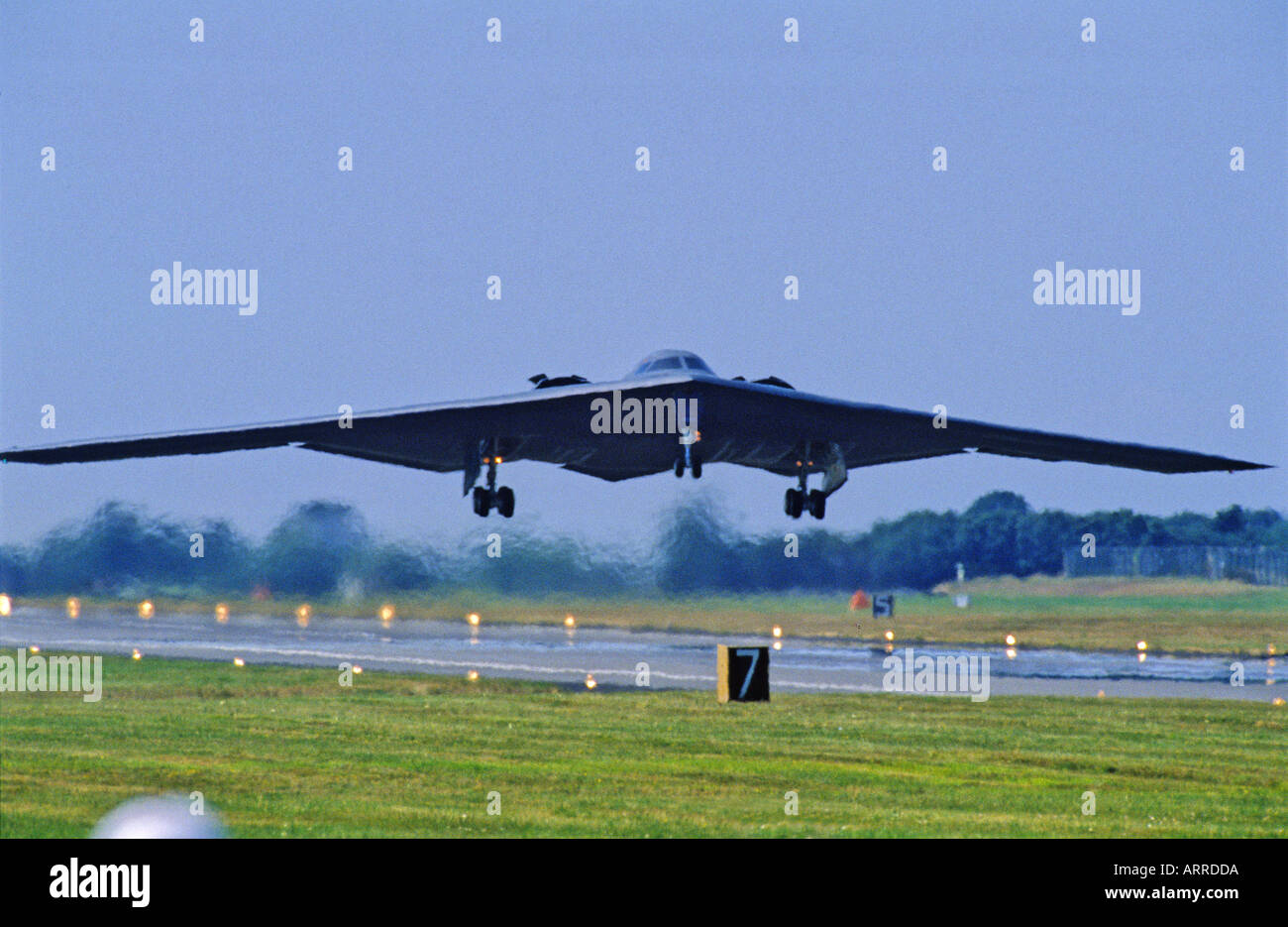 US Air Force B-2 Stealth Bomber taking off Stock Photo - Alamy