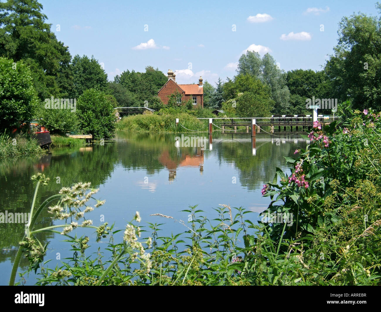 River wey navigations hi-res stock photography and images - Alamy