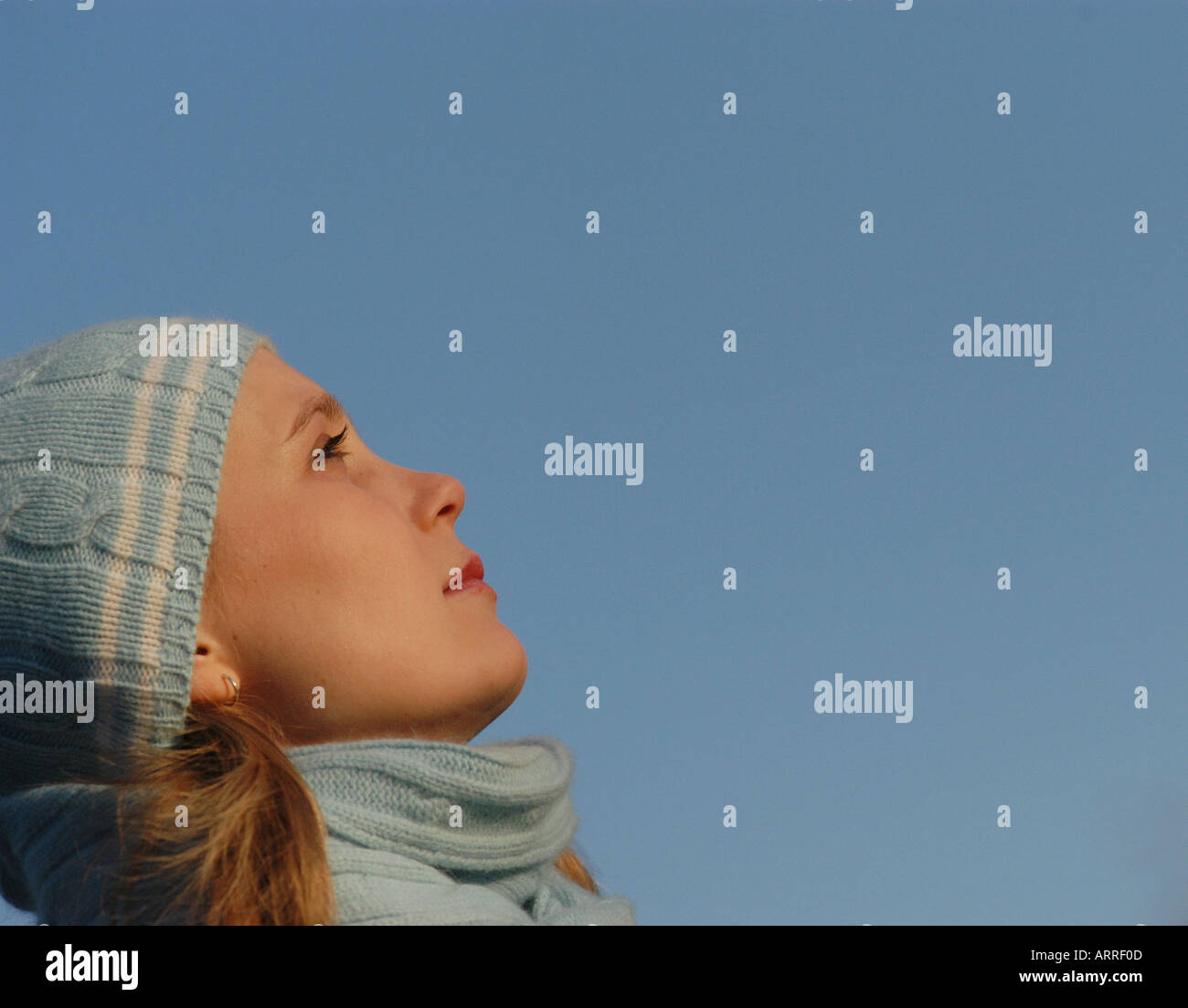 Woman profil profile hi-res stock photography and images - Alamy