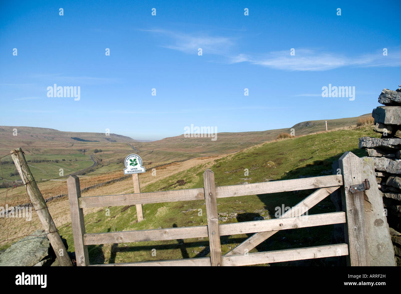 Wharfedale, Nr Buckden, Yorkshire Dales, Northern England Stock Photo ...