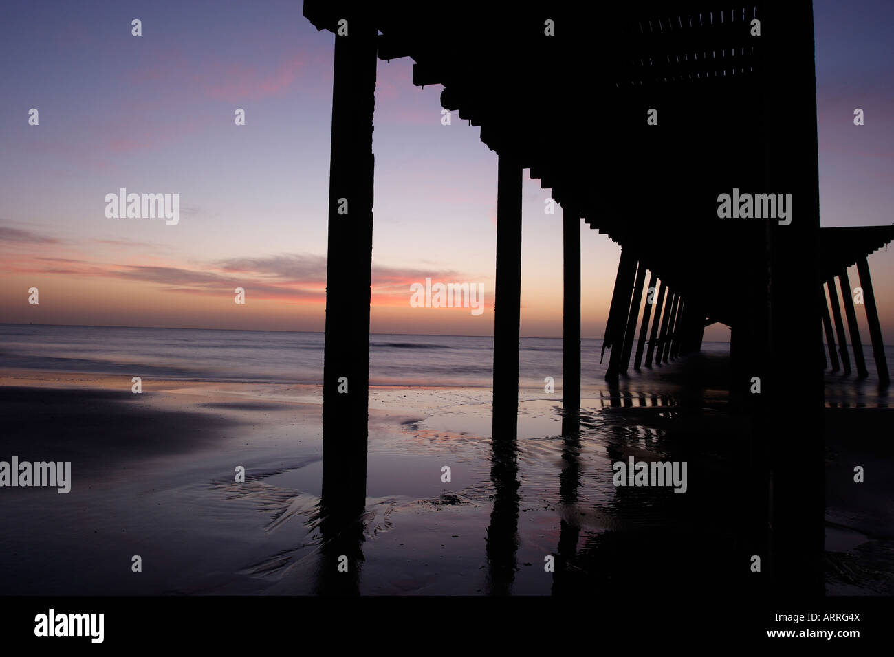 Under Claremont Pier, Lowestoft Suffolk Stock Photo - Alamy