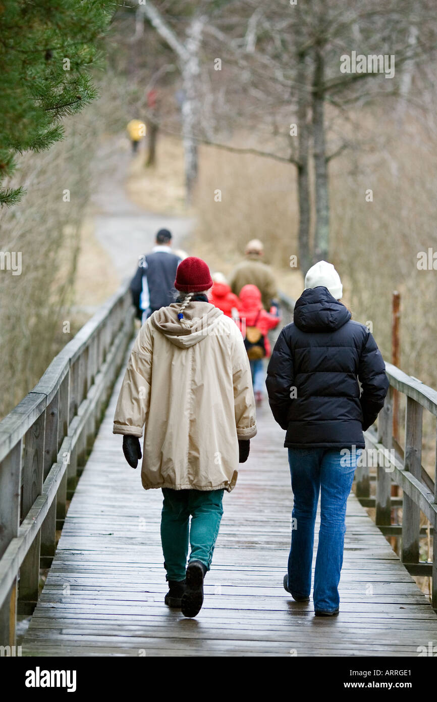 Brisk walking couple hi-res stock photography and images - Alamy