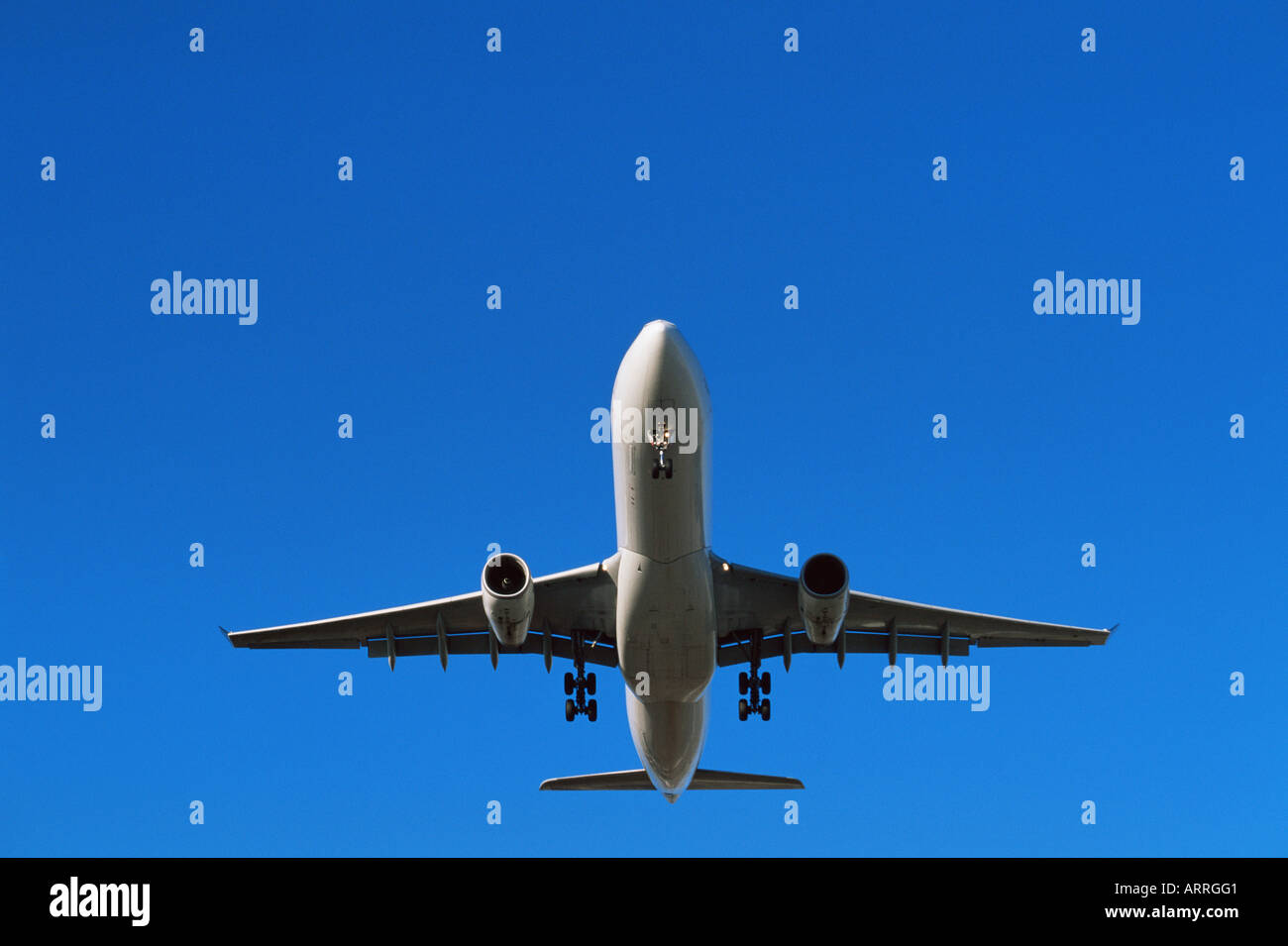 Green aeroplane hi-res stock photography and images - Alamy