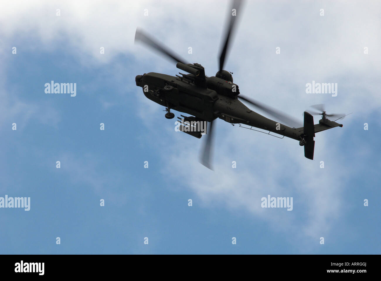 Boeing AH-64D Longbow Apache Farnborough Air Show 2006 Stock Photo - Alamy