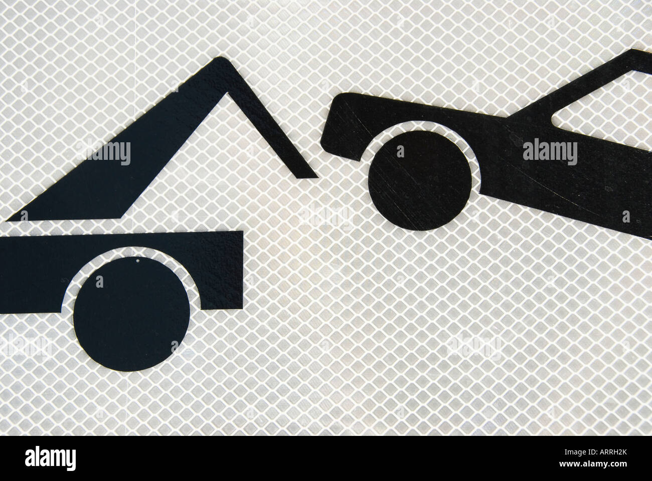 Tow truck sign hi-res stock photography and images - Alamy