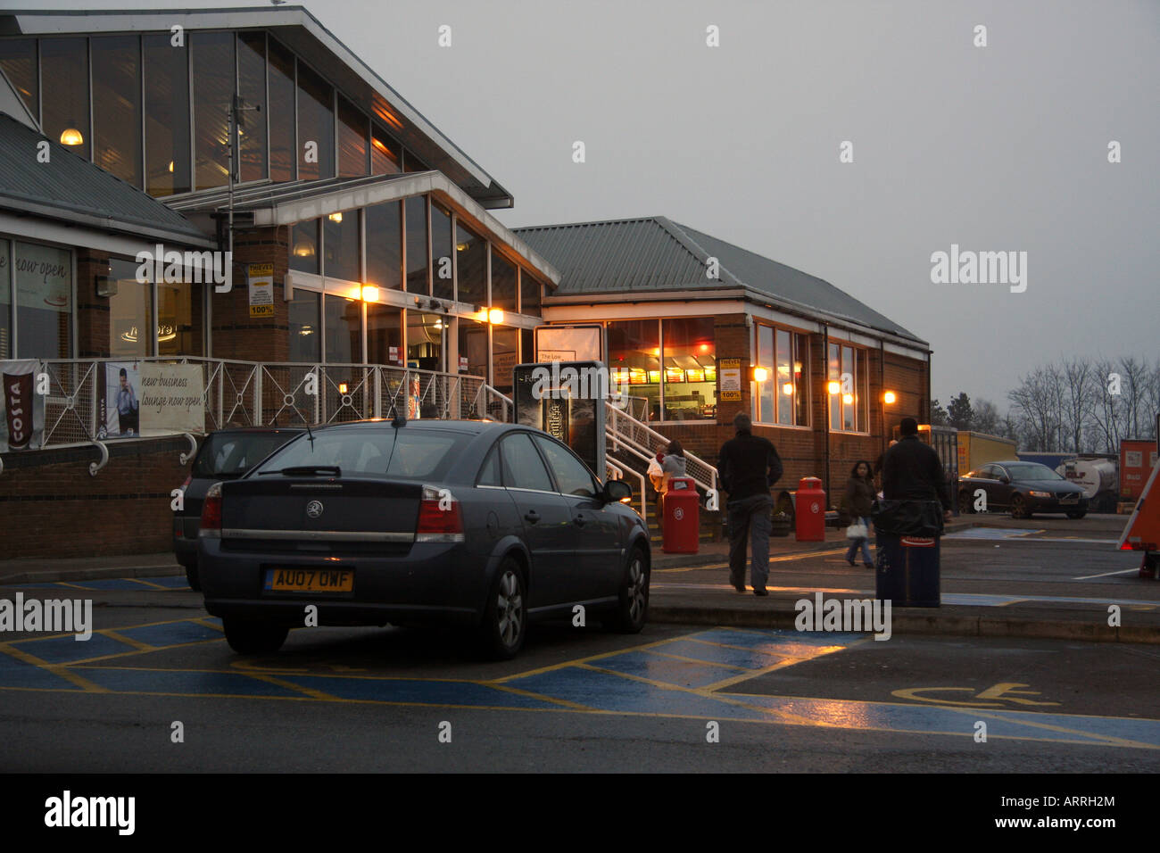 Motorway restaurant hi-res stock photography and images - Alamy