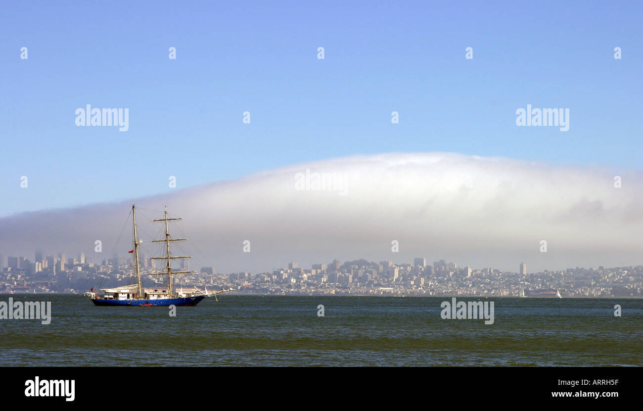 American clipper ship hi-res stock photography and images - Alamy