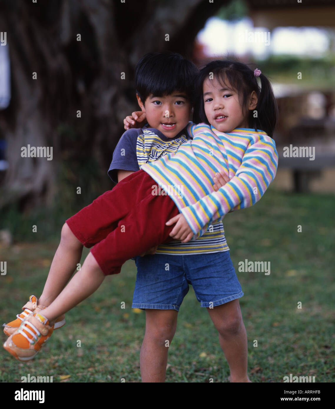 Japanese brother sister playing hi-res stock photography and images - Alamy
