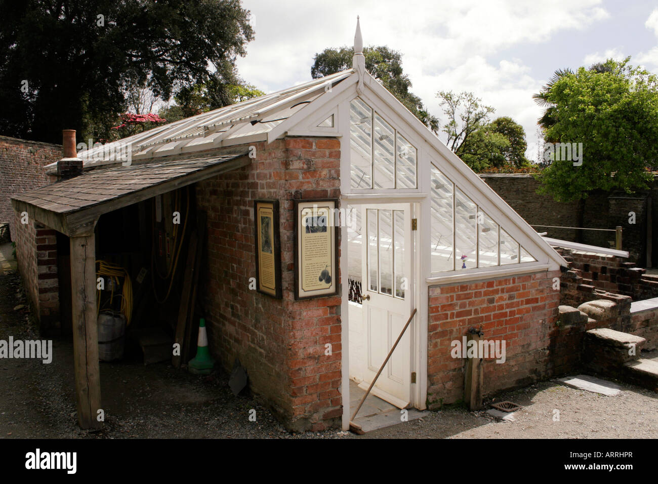 THE MELON HOUSE IN THE LOST GARDENS OF HELIGAN. CORNWALL ENGLAND Stock ...