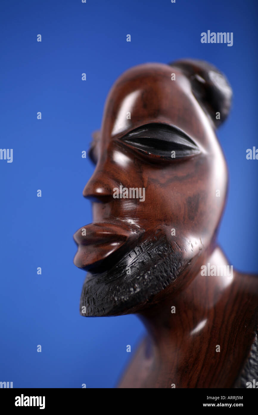 African carved head hi-res stock photography and images - Alamy