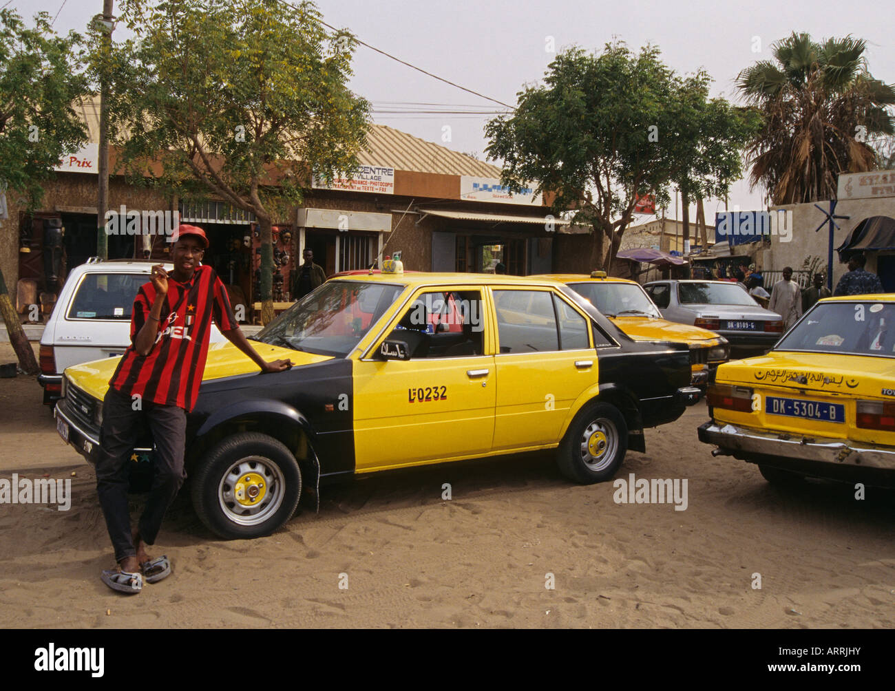 Street in city dakar senegal hi-res stock photography and images - Alamy