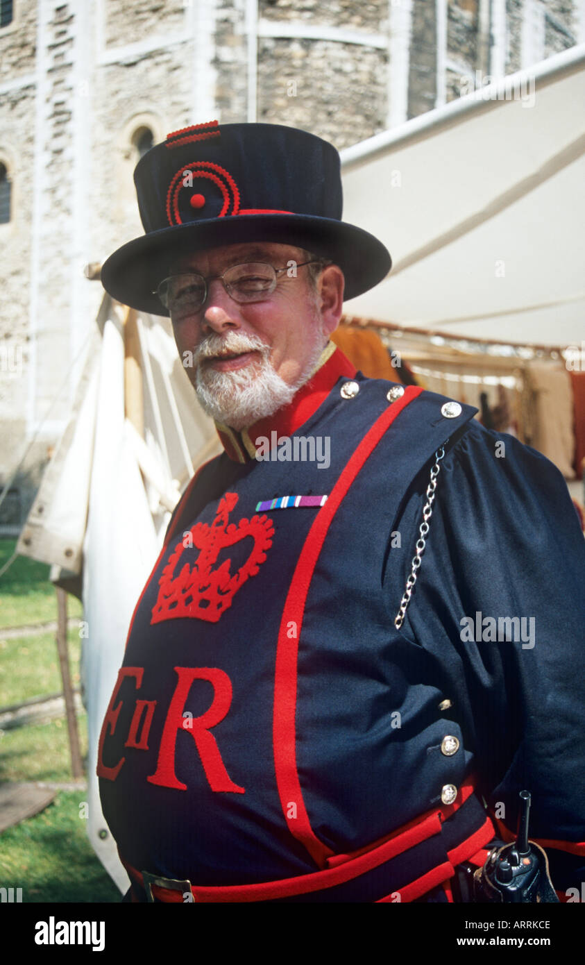 Yeoman Warder at Tower of London LONDON, UK Stock Photo - Alamy