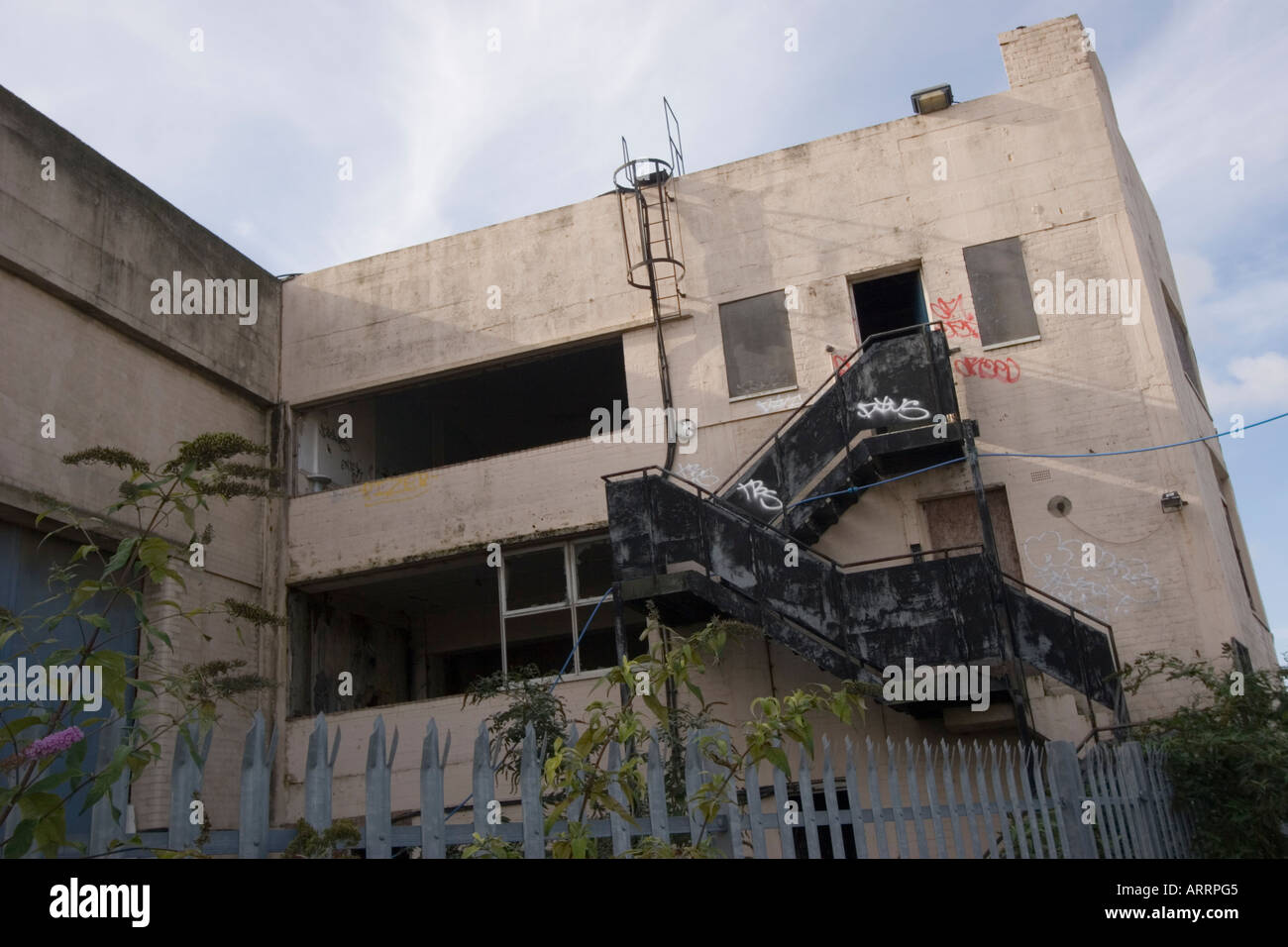 Derelict building hi-res stock photography and images - Alamy