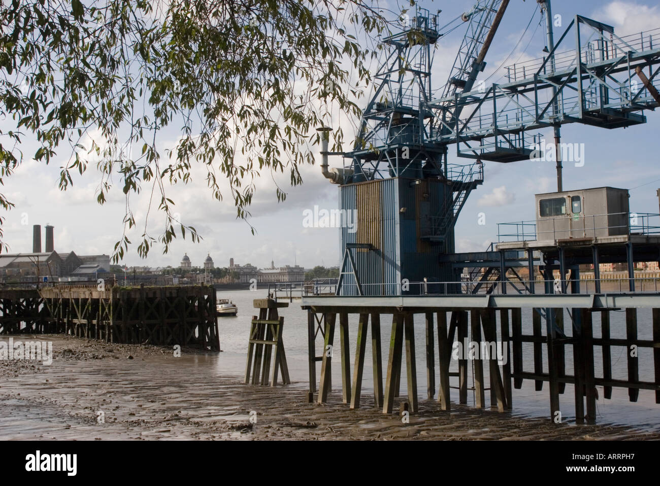 South london jetty hi-res stock photography and images - Alamy