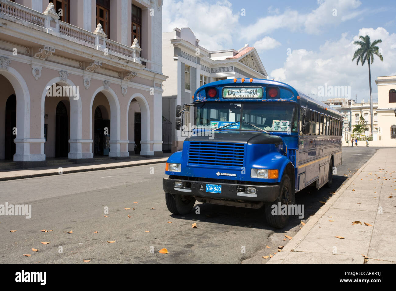 school bus cuba Stock Photo - Alamy