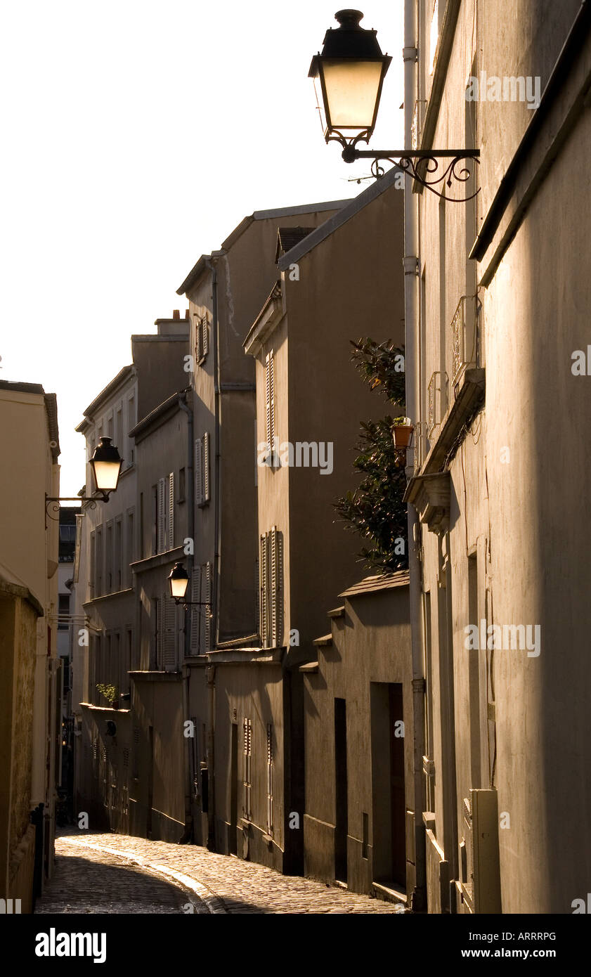 Parisian alleyway hi-res stock photography and images - Alamy