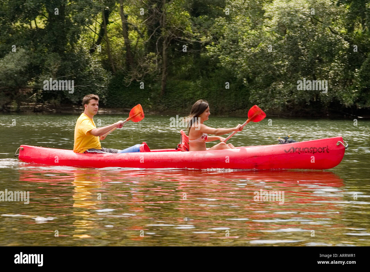 Synchronised paddling hi-res stock photography and images - Alamy