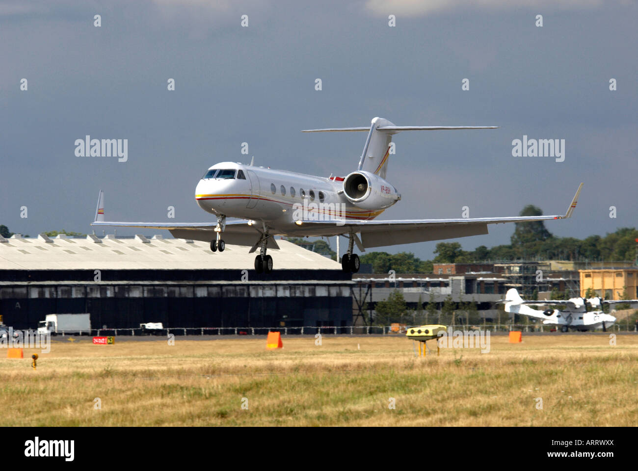 Gulfstream 4 hi-res stock photography and images - Alamy