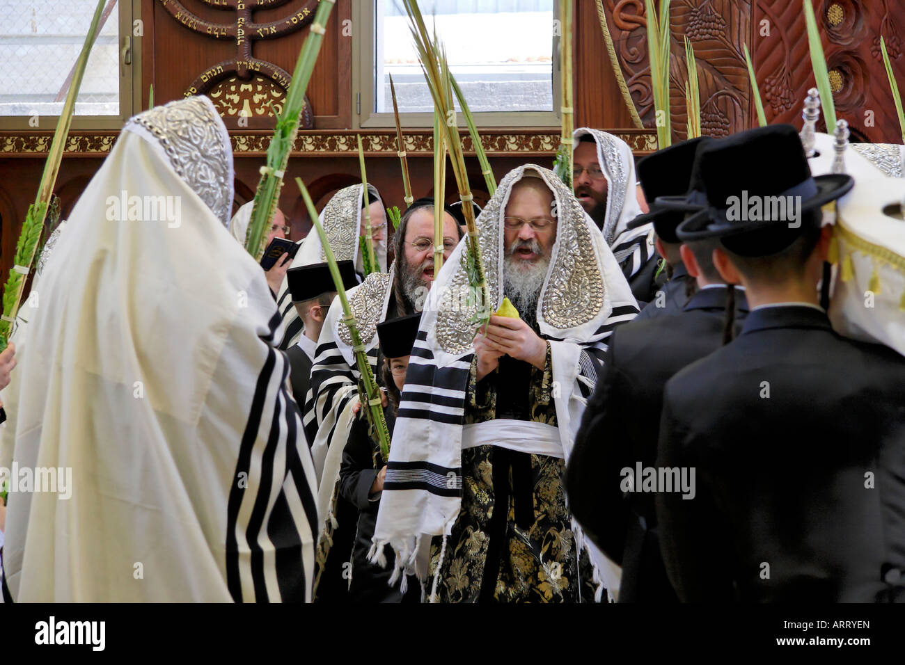 Lulav succot talith prayer hi-res stock photography and images - Alamy