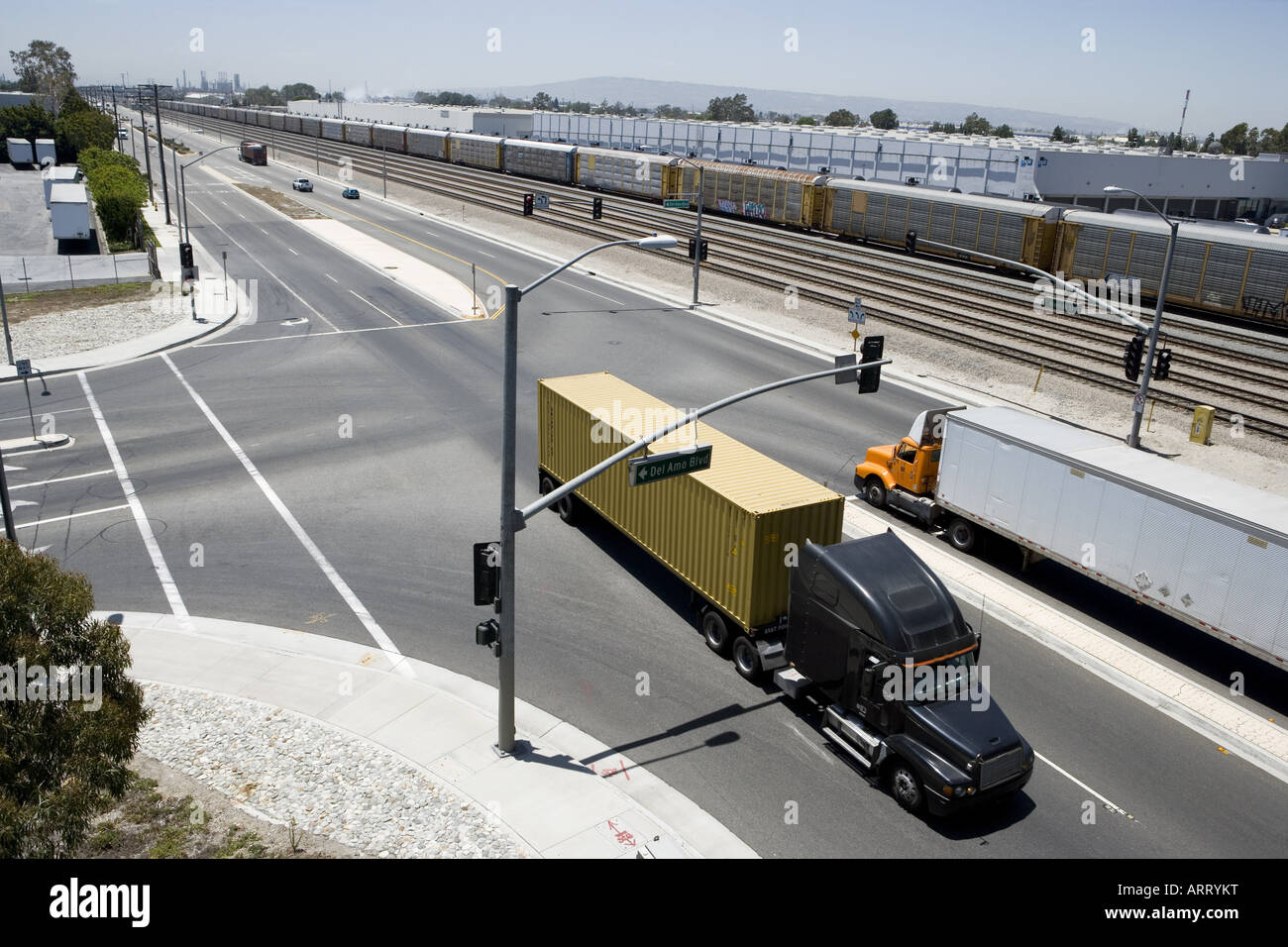 Overhead view traffic intersection hi-res stock photography and images ...