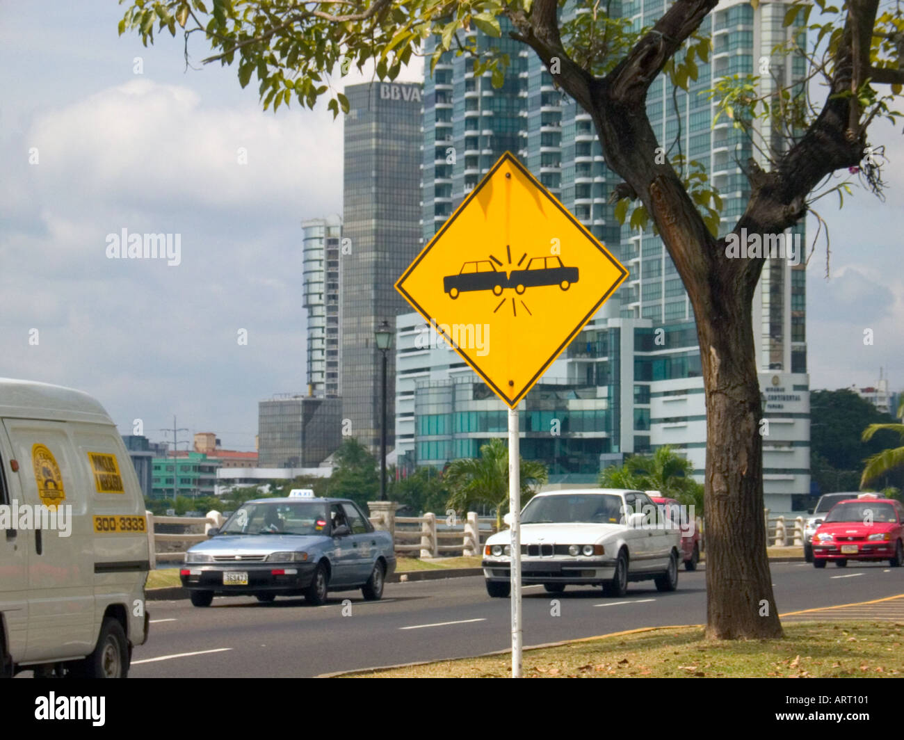 A funny and unique sign in Panama makes drivers aware of collision ...