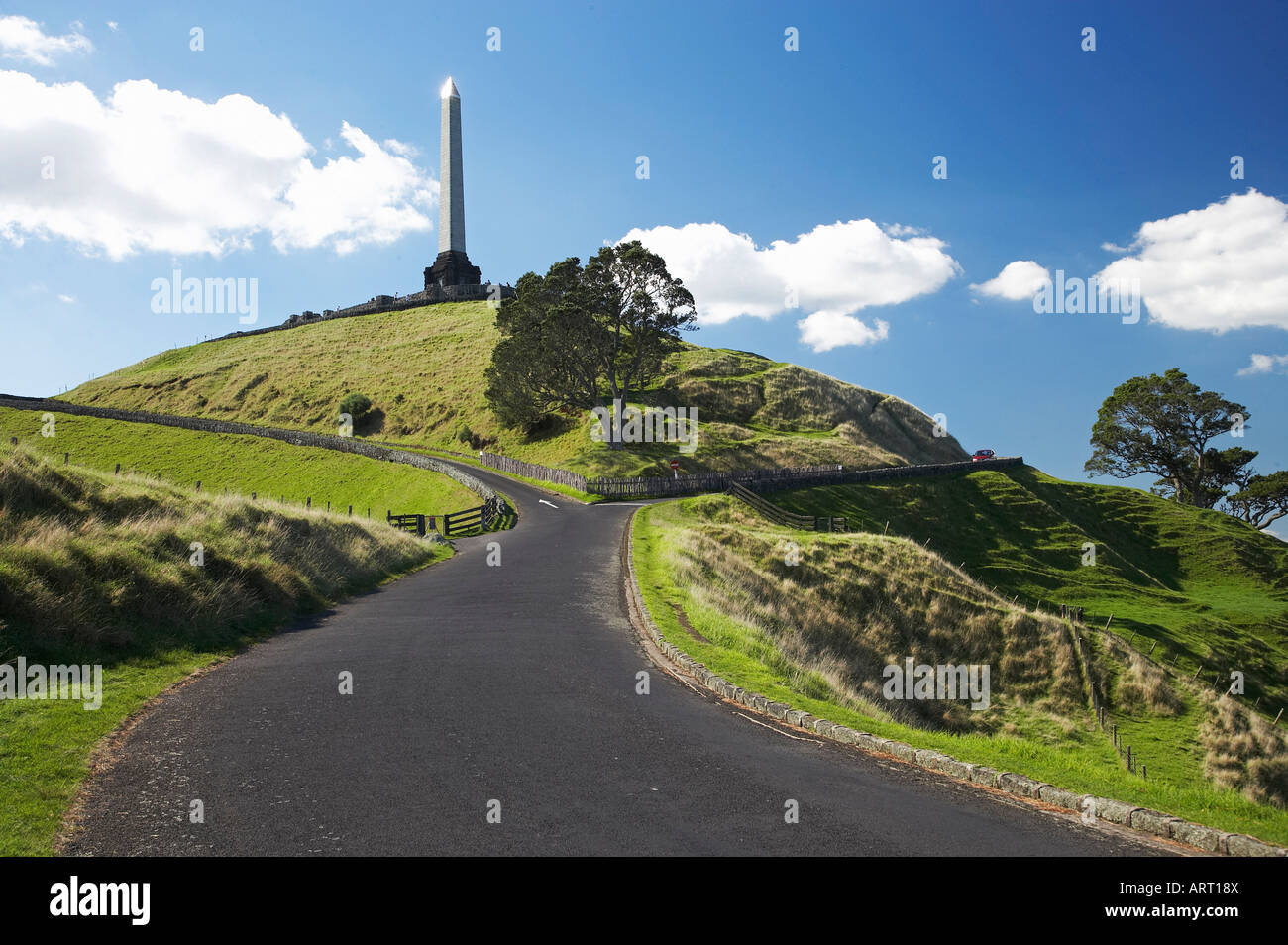 Obelisk One Tree Hill Auckland North Island New Zealand Stock Photo - Alamy