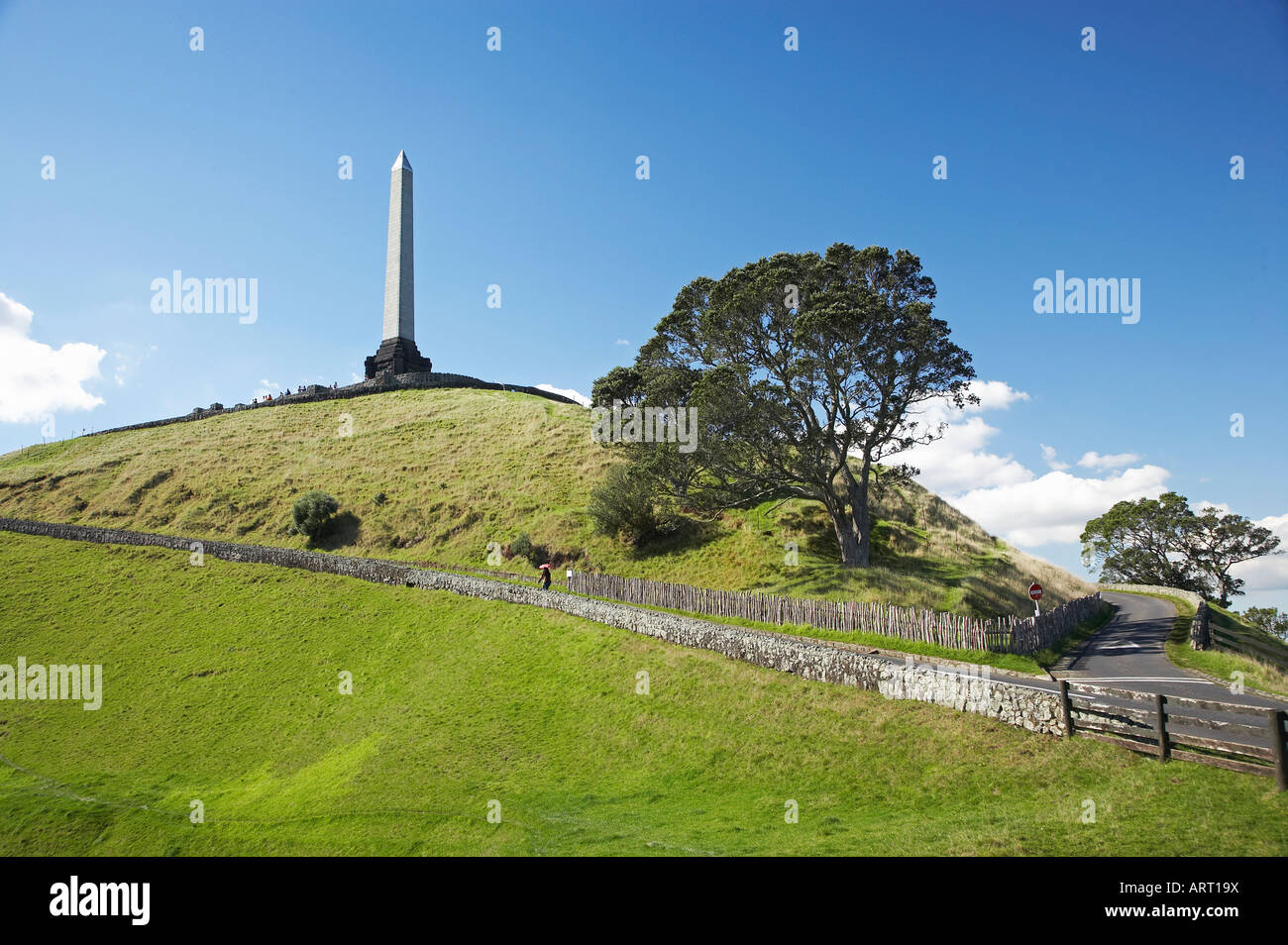 Obelisk One Tree Hill Auckland North Island New Zealand Stock Photo - Alamy