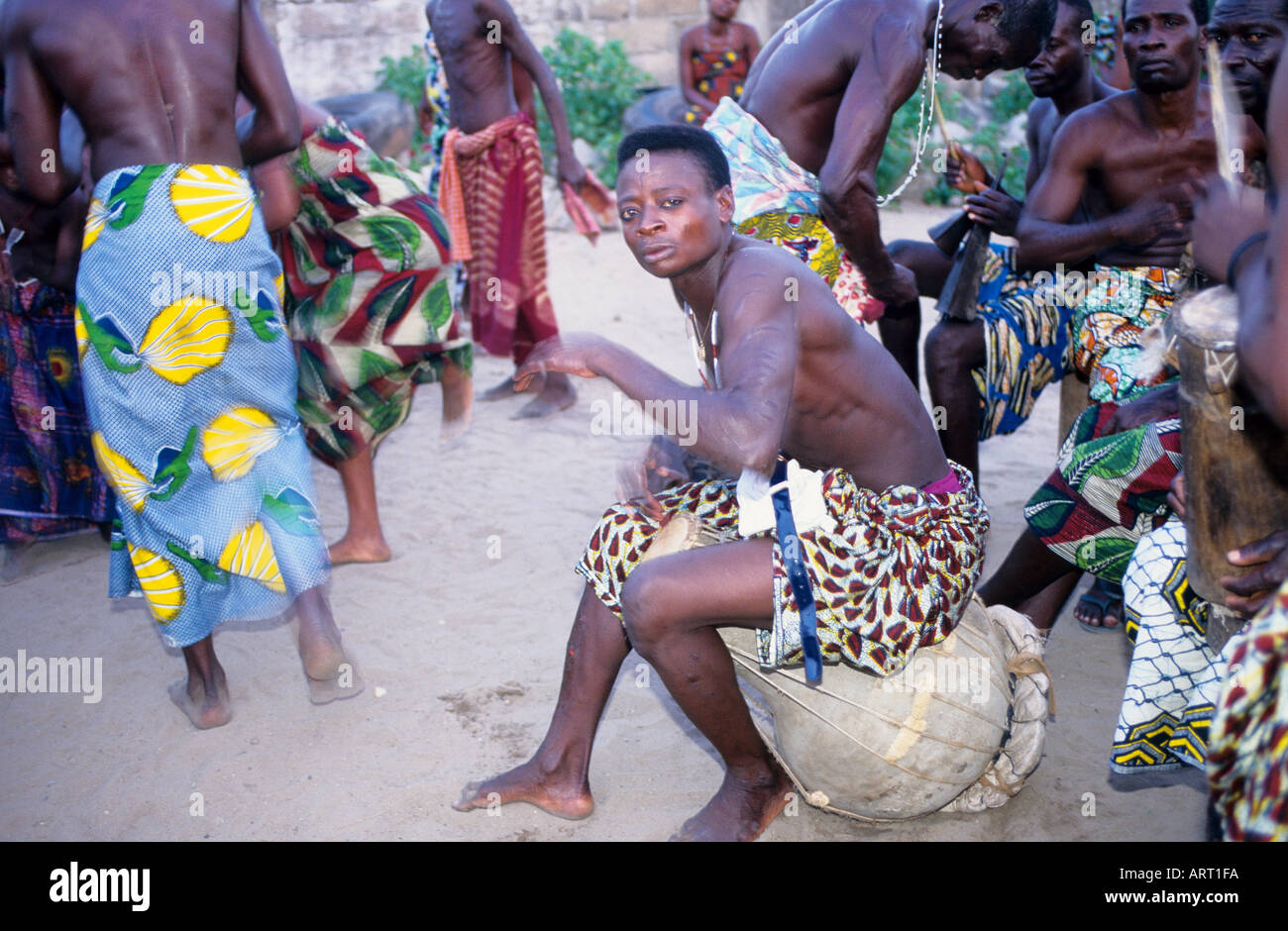 Voodoo ceremony dance dancers hi-res stock photography and images - Alamy