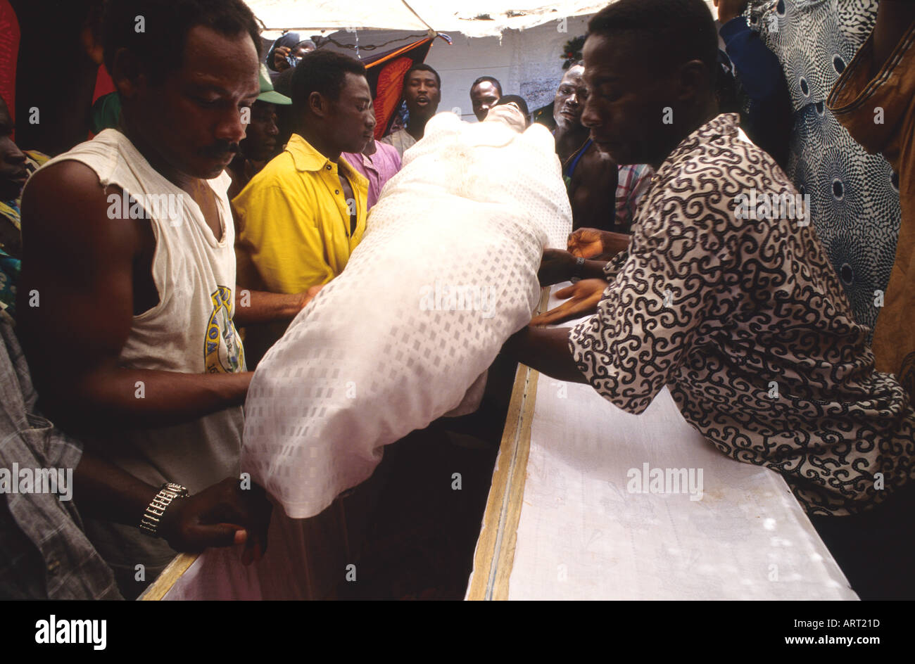 Ga tribe coffin hi-res stock photography and images - Alamy