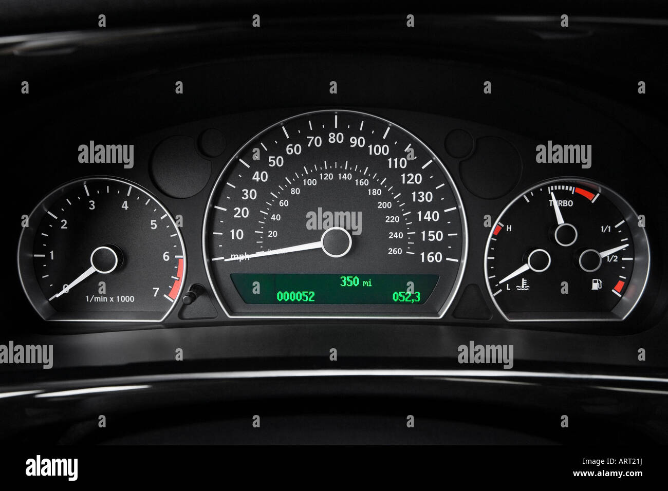 2008 Saab 9-5 2.3T in Gray - Speedometer/tachometer Stock Photo - Alamy