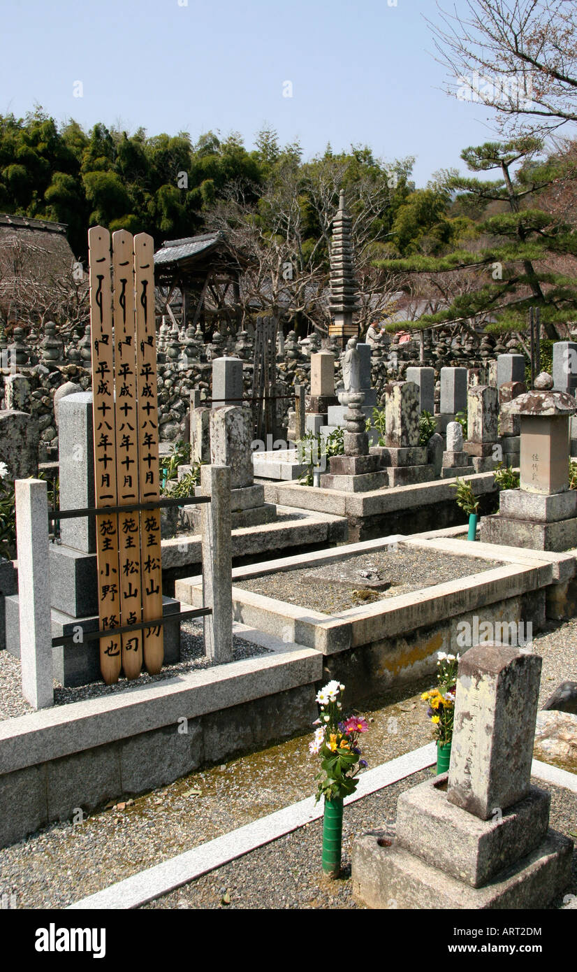 Adashino Nenbutsu-ji Temple, Kyoto, Japan Stock Photo - Alamy