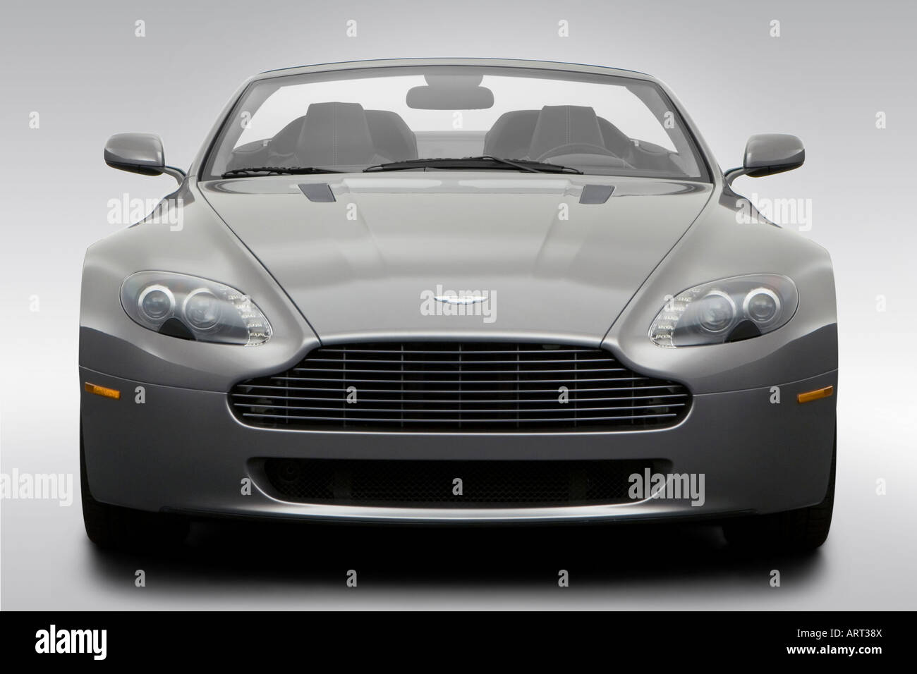 Aston martin front grille hi-res stock photography and images - Alamy
