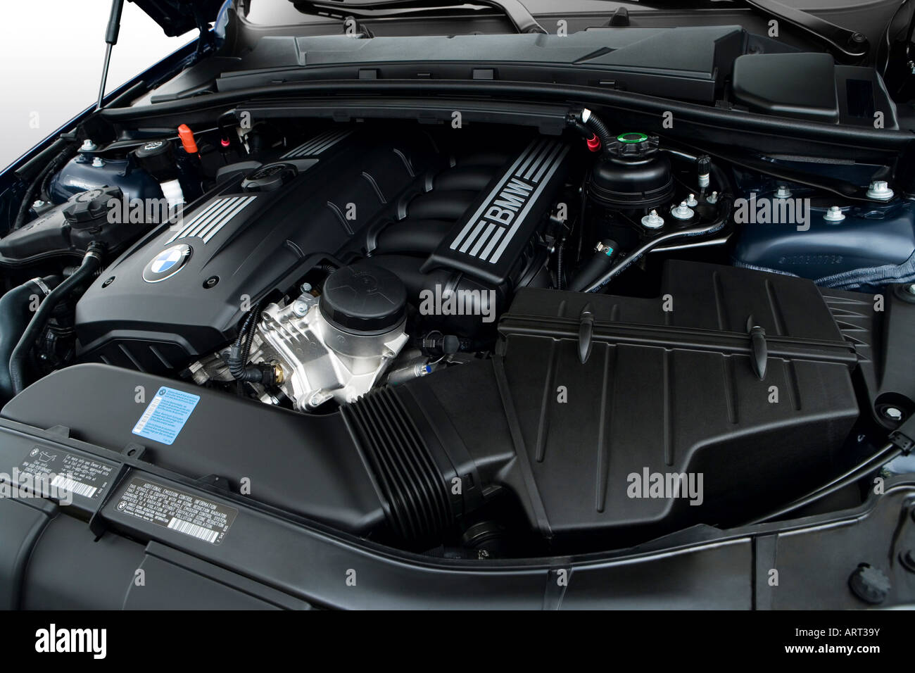2008 BMW 3-Series 328i in Blue - Engine Stock Photo - Alamy