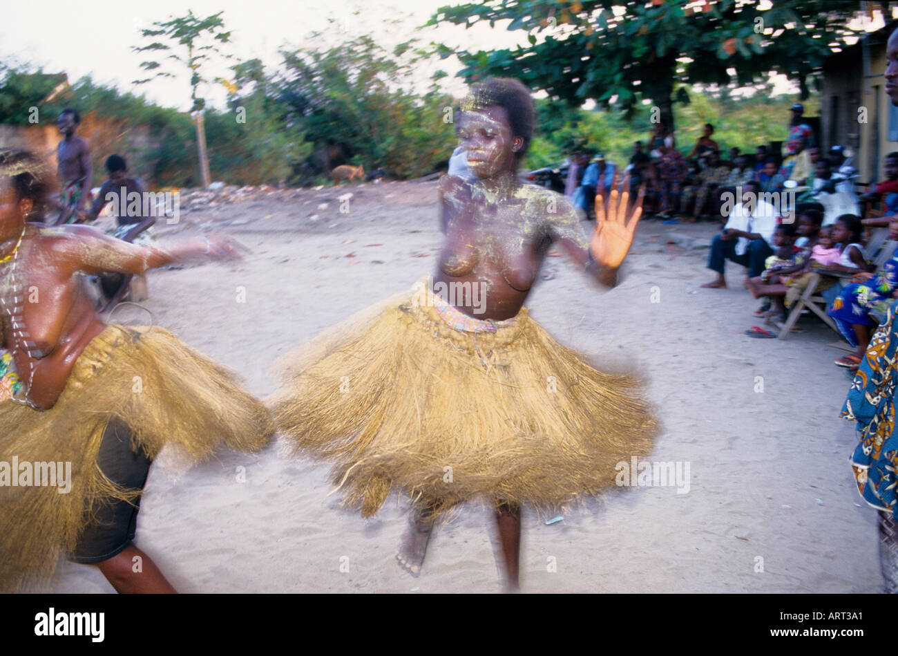 Voodoo ceremony dance dancers hi-res stock photography and images - Alamy