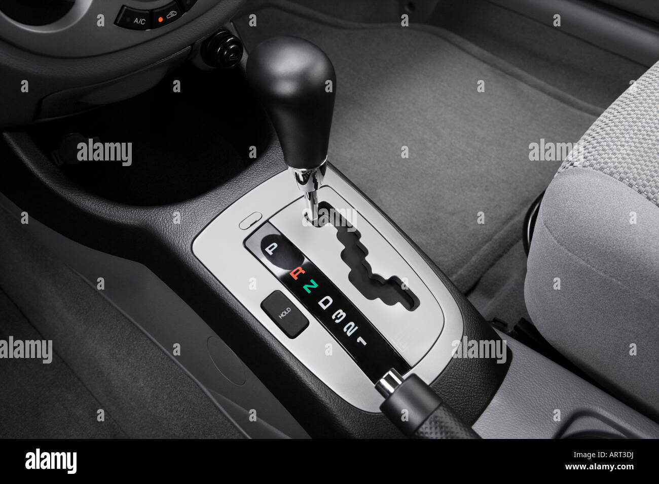 2008 Suzuki Forenza in Blue - Gear shifter/center console Stock Photo ...