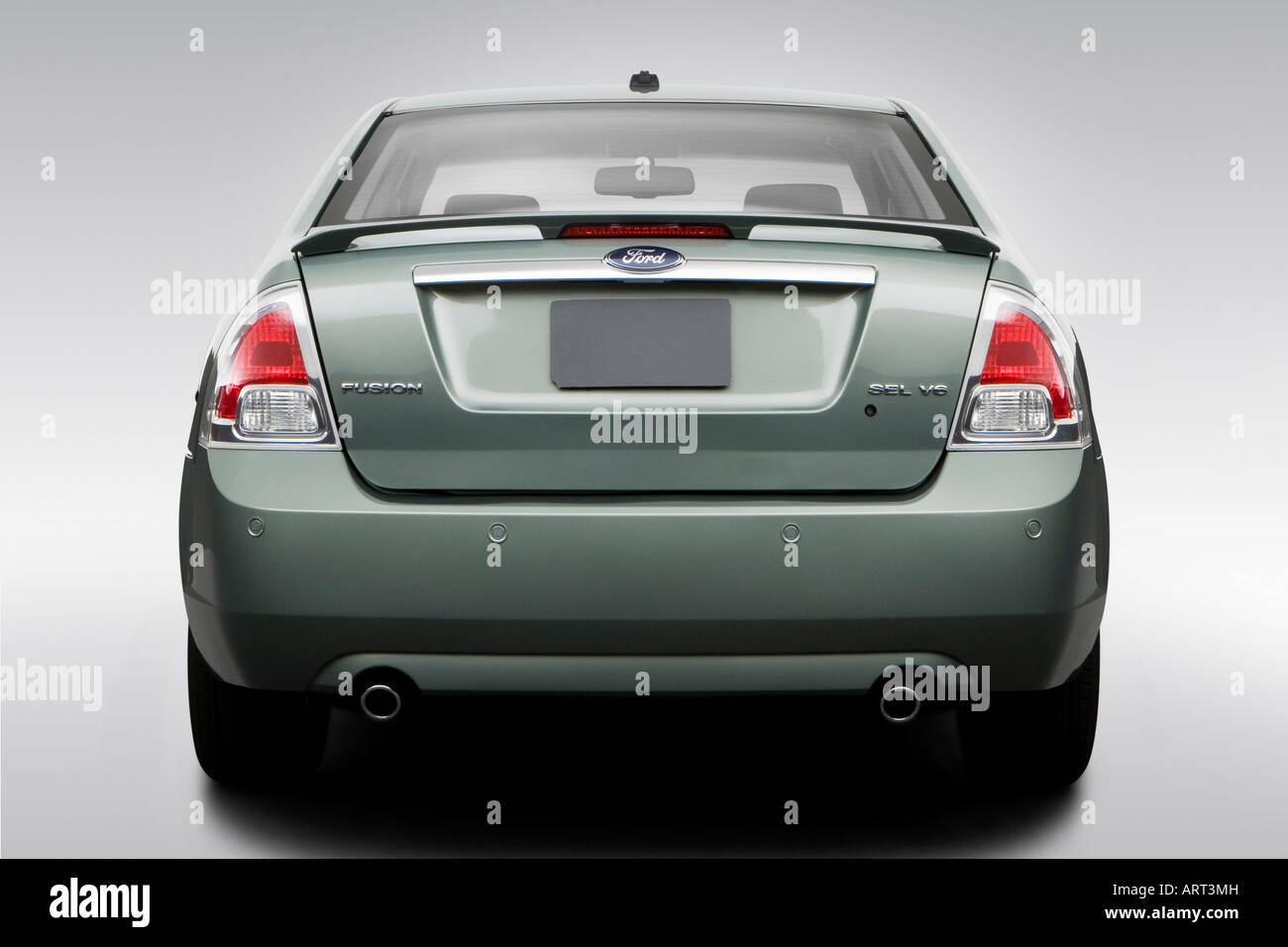 2008 Ford Fusion SEL in Green - Low/Wide Rear Stock Photo - Alamy