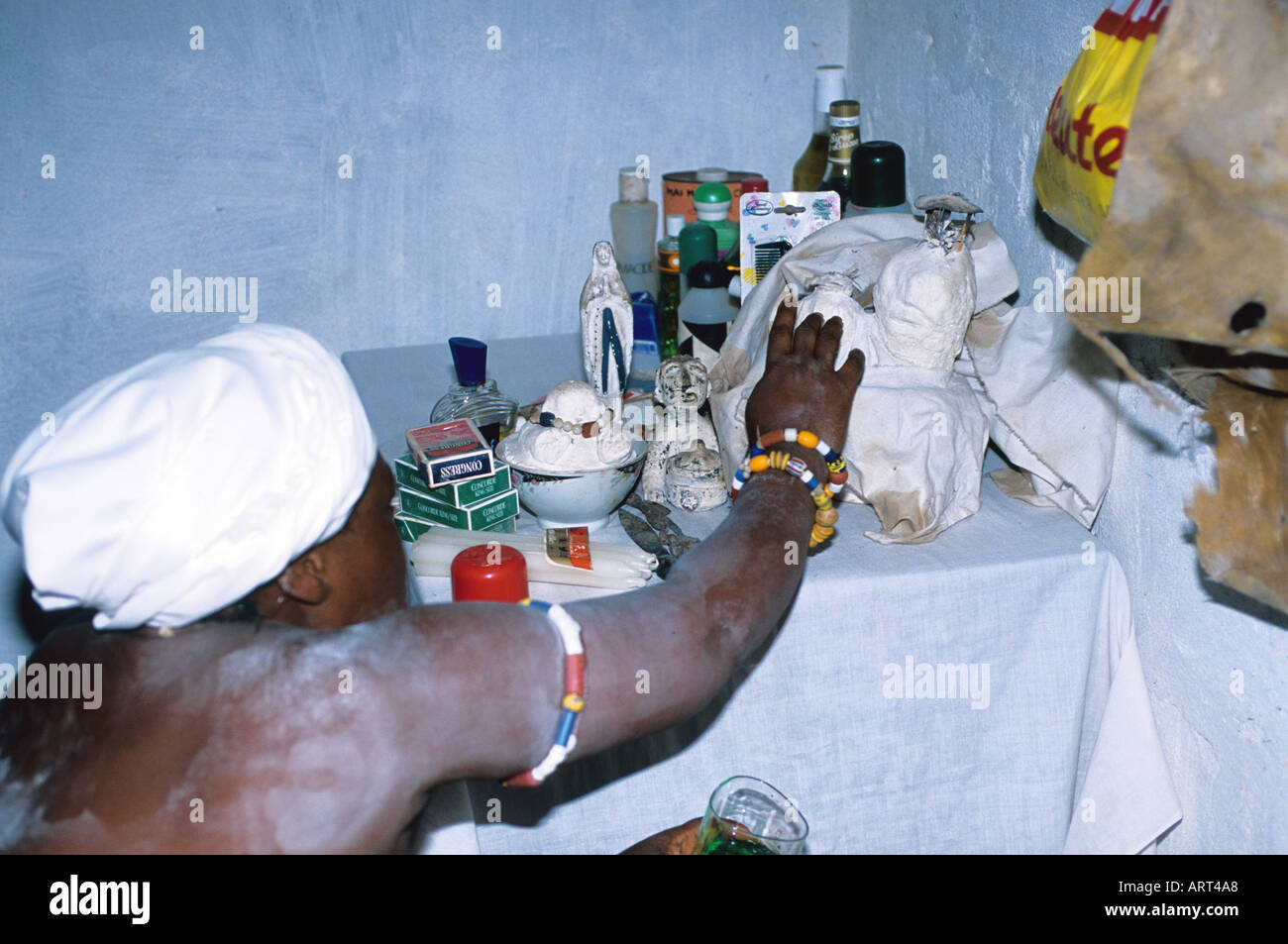 Altar of the hand, benin hi-res stock photography and images - Alamy