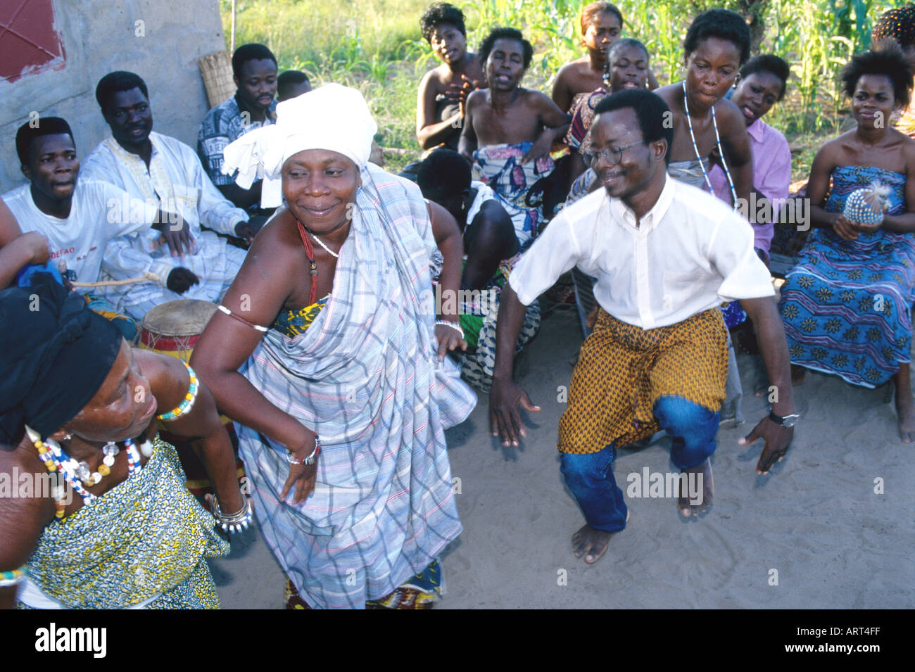Voodoo ceremony dance dancers hi-res stock photography and images - Alamy
