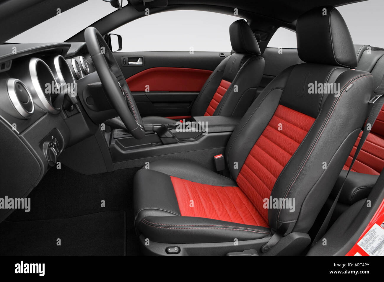 Red shelby gt500 front hi-res stock photography and images - Alamy