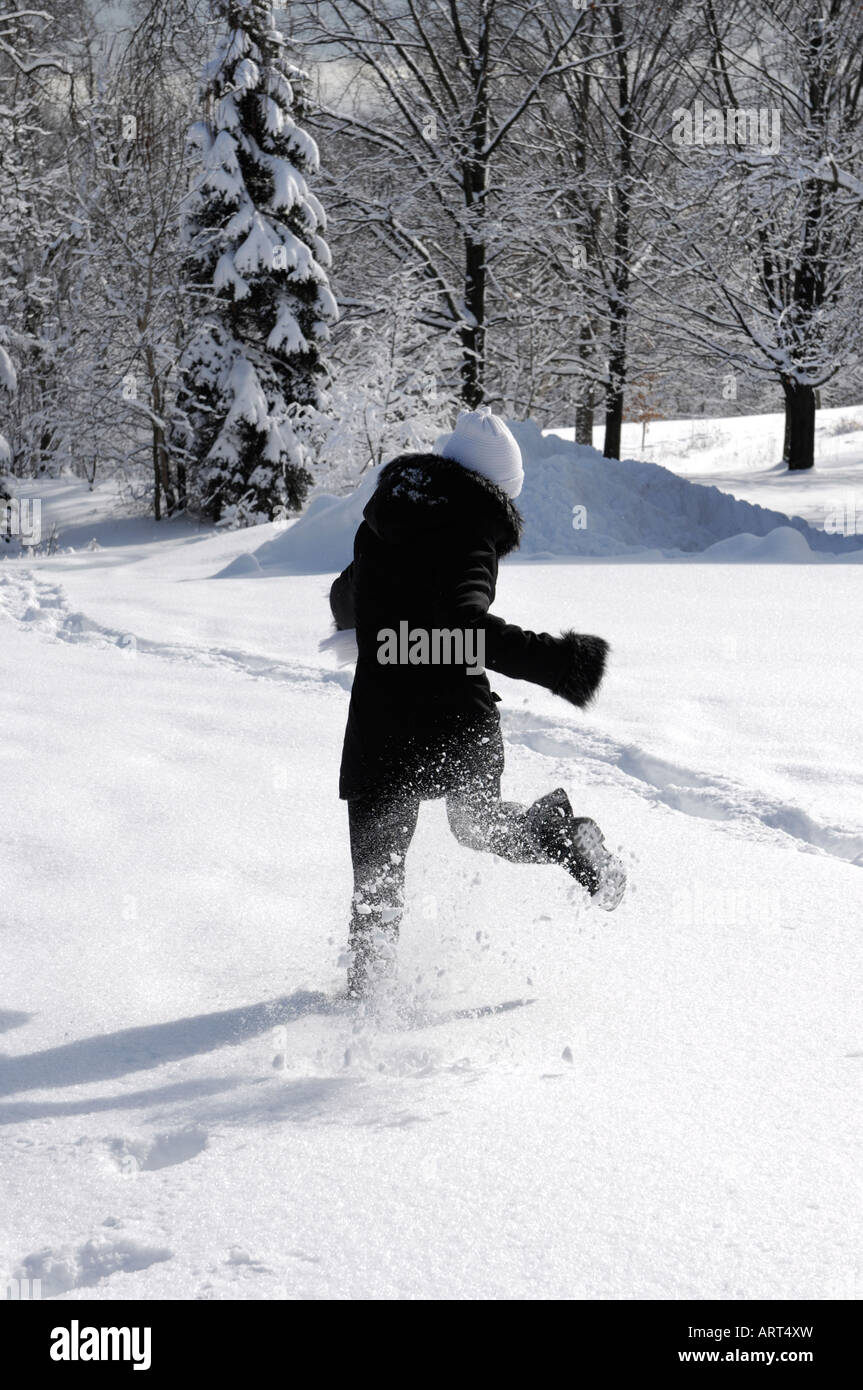 Running park people winter hi-res stock photography and images - Alamy