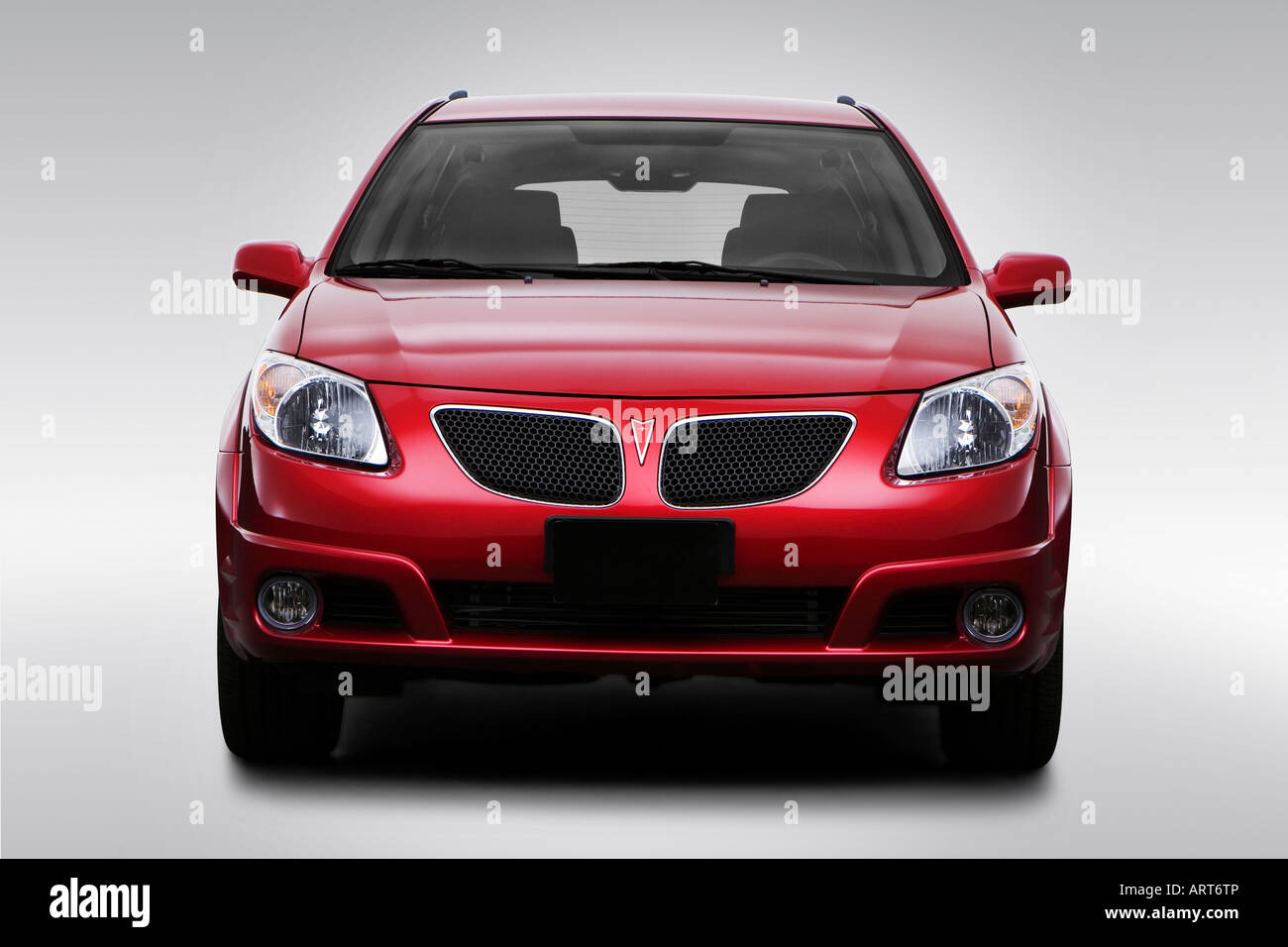 2008 Pontiac Vibe in Red - Low/Wide Front Stock Photo - Alamy