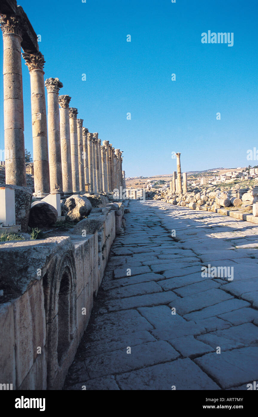 Cardo Maximus in Jerash, Jordan Stock Photo - Alamy