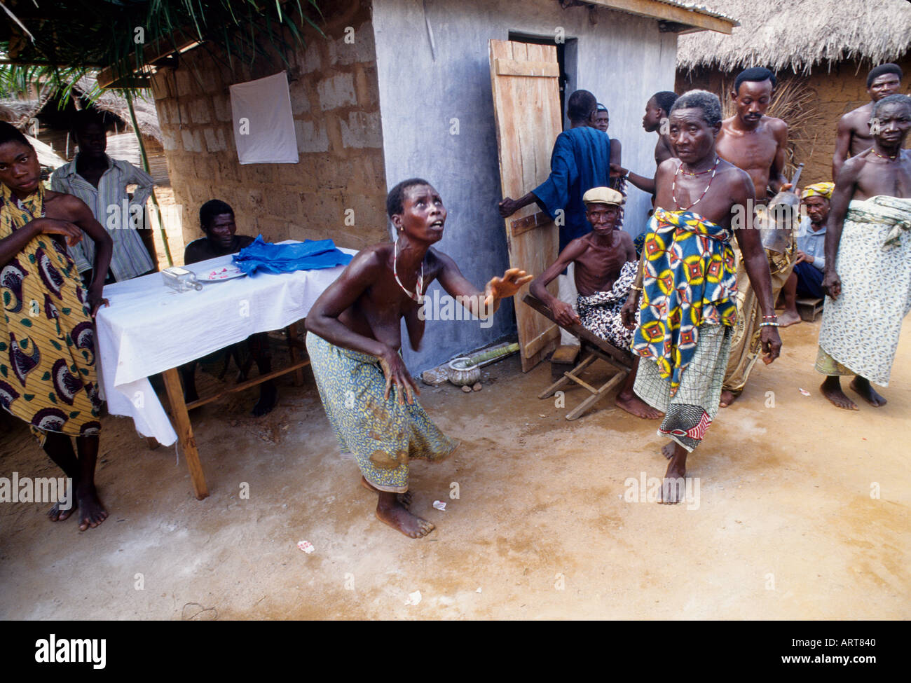 SAKPATA adept Eine Adeptin des Pockengotts Sakpata Stock Photo - Alamy