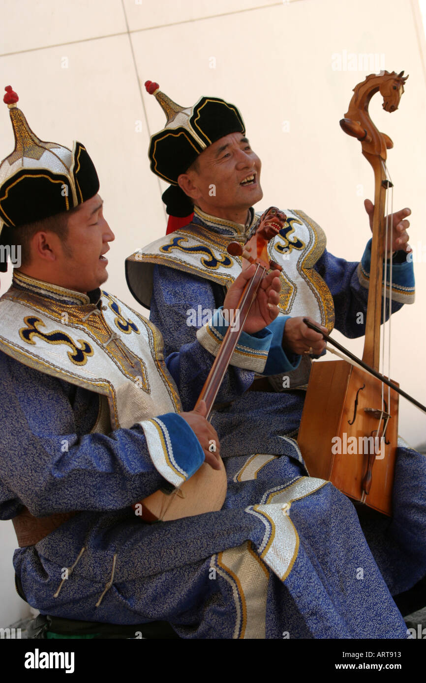 Mongolian folk song singer on street of Paris. France Stock Photo - Alamy