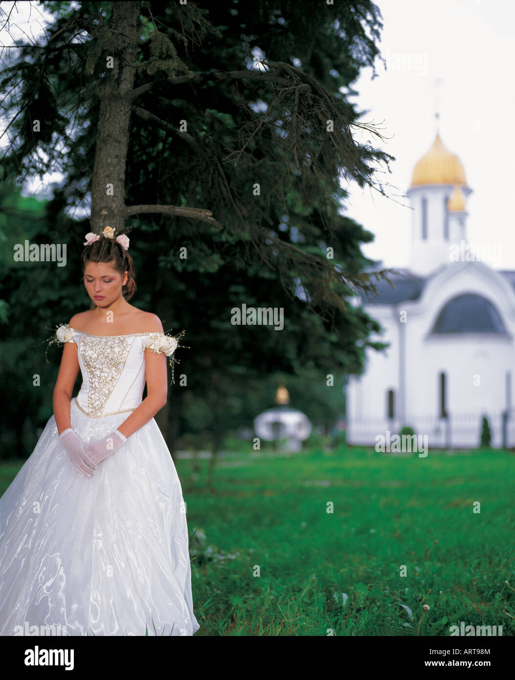 Bride disappointed hi-res stock photography and images - Alamy
