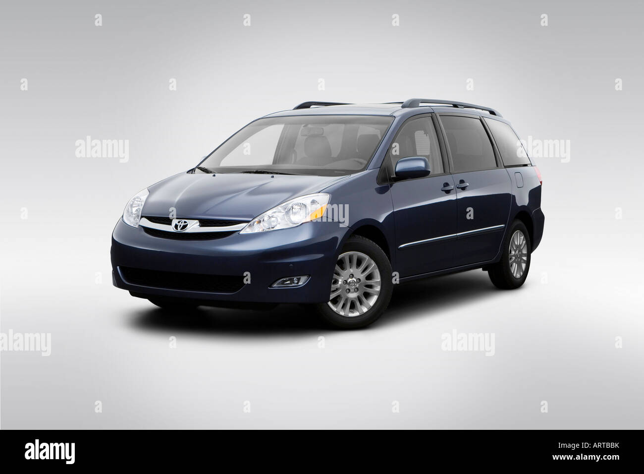 Toyota sienna 2008 hi-res stock photography and images - Alamy
